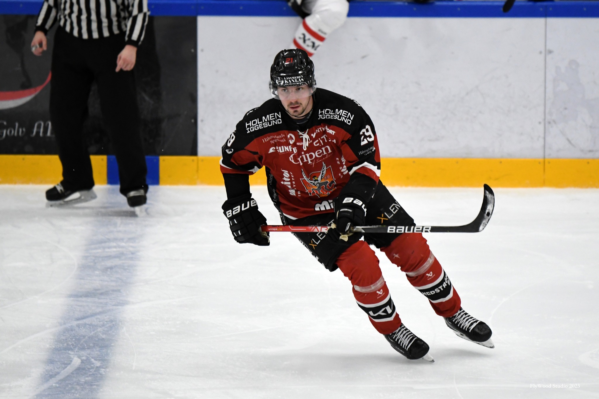 Skyttekungen Wiberg förlänger med två år - Hockeyettan.se
