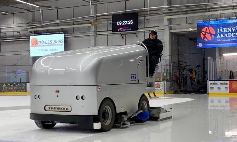 DM - då får vaktmästarna i Lombia jobba hårt - Hockeyettan.se