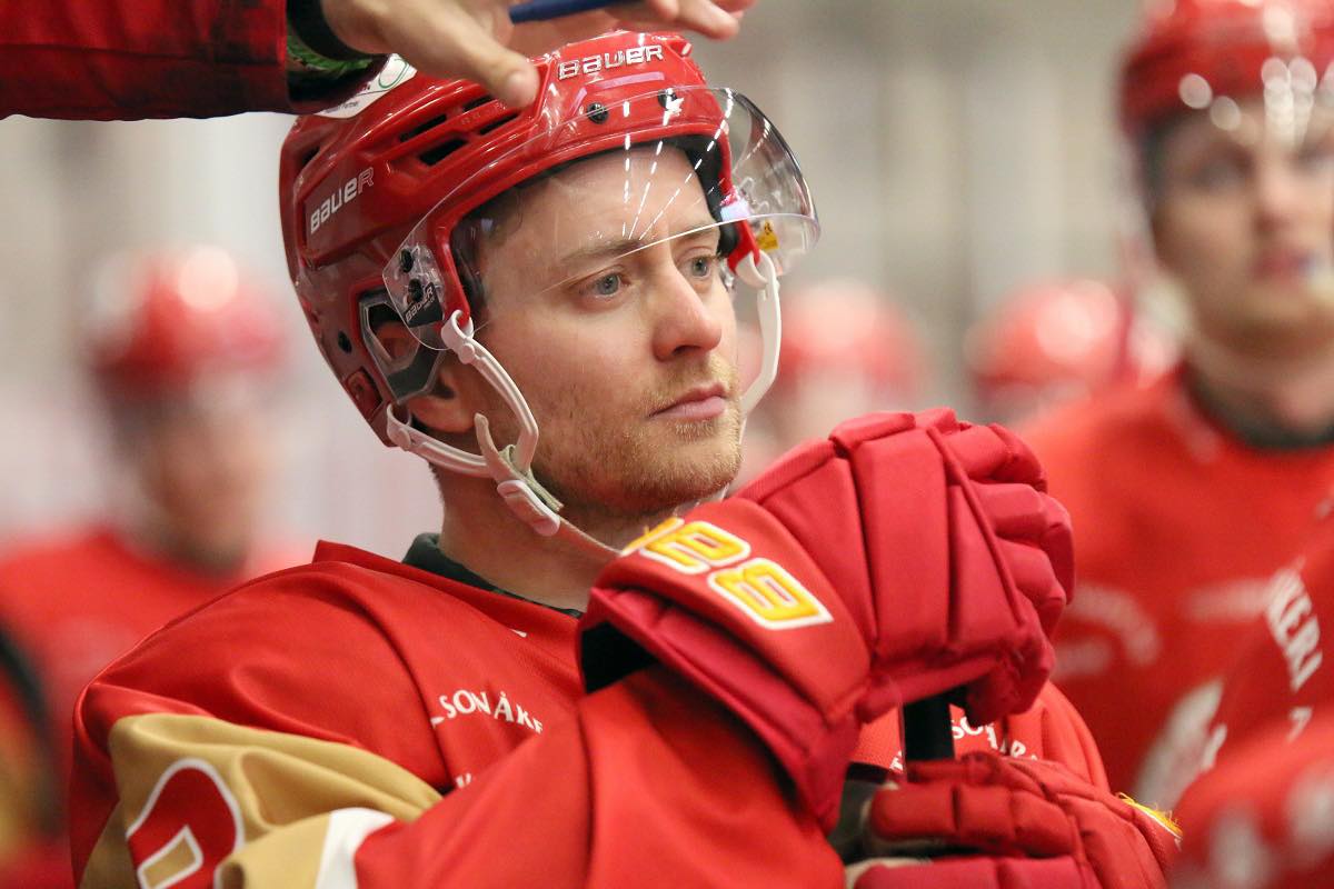 Markus Palmberg skriver nytt kontrakt. - Hockeyettan.se