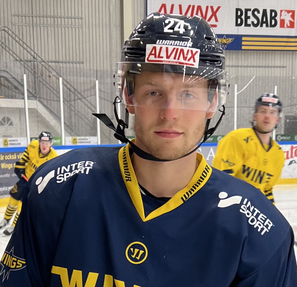 Pontus Karlsson klar för Wings! - Hockeyettan.se