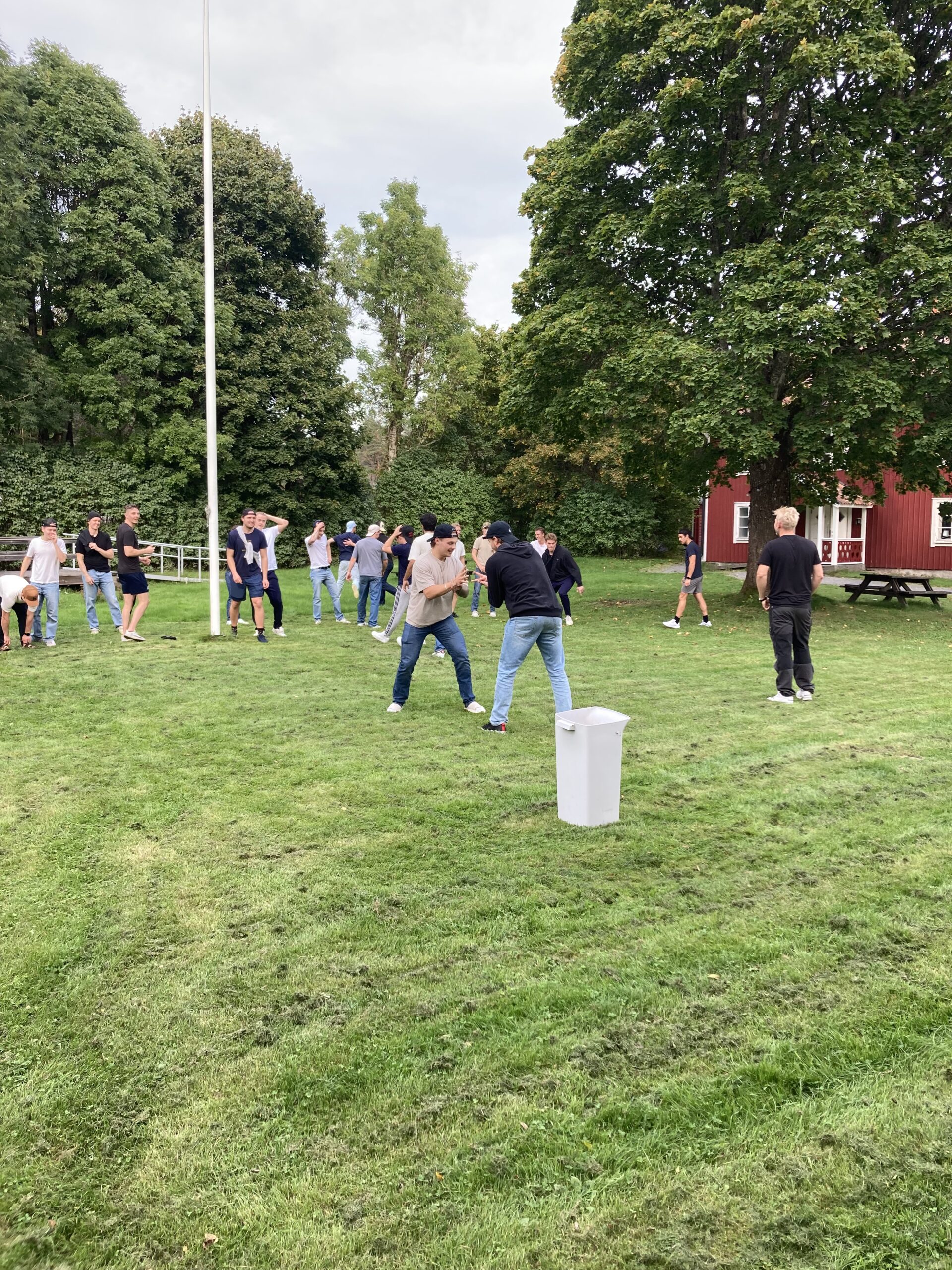 Teambuilding för A-laget. - Hockeyettan.se