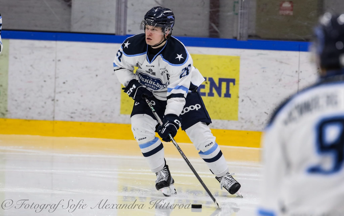 Linus fortsätter i ÖHF - Hockeyettan.se
